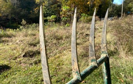 Review: the Meadow Creature “People’s Broadfork” makes off-grid ...